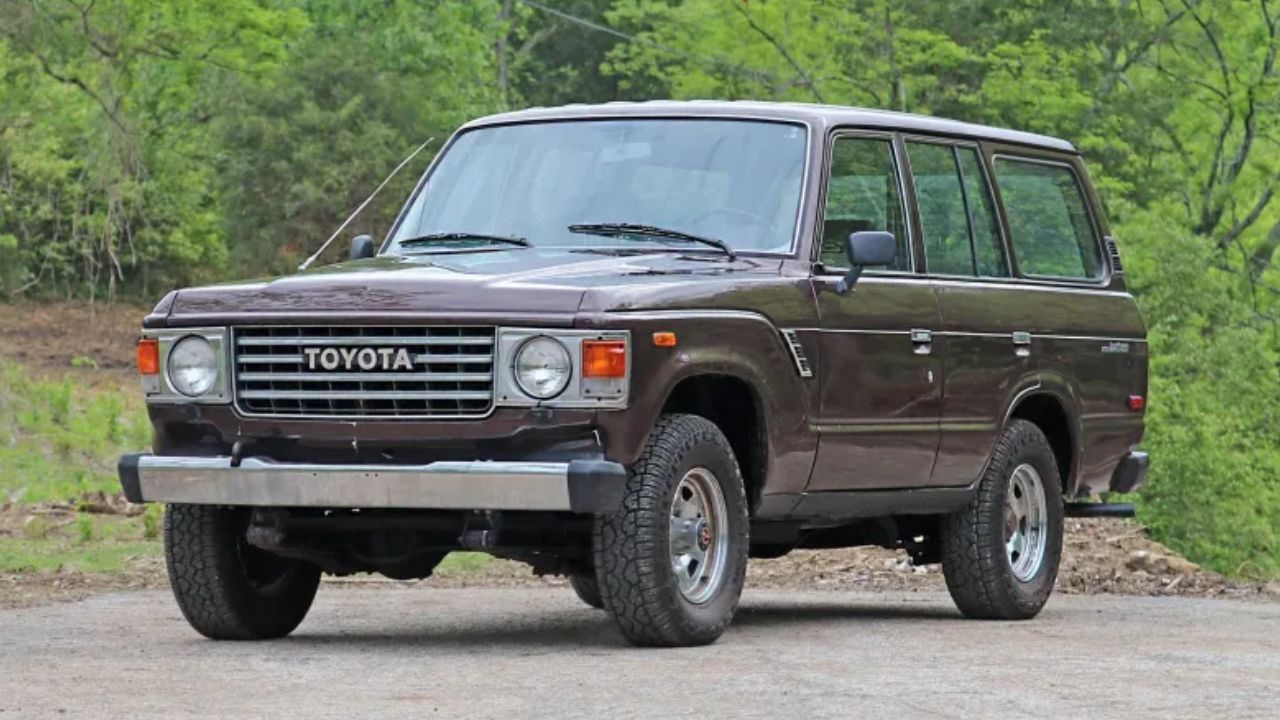 10 Classic SUVs Built Like Tanks