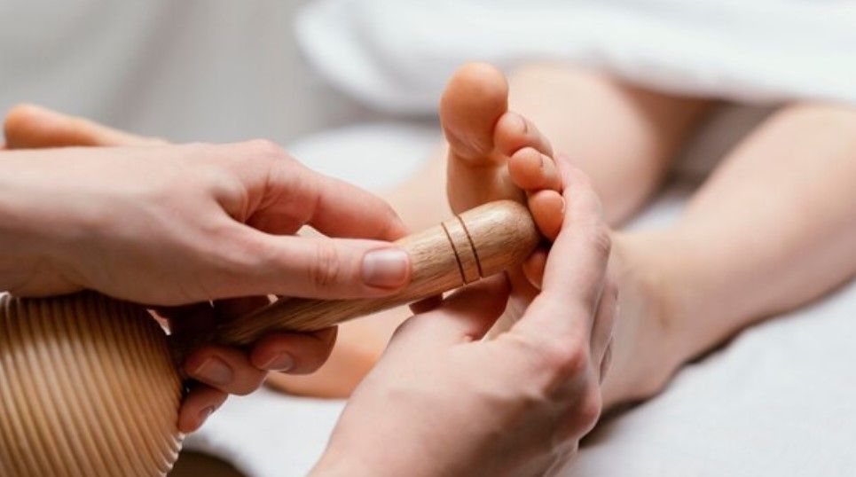 7 Titik Pijat Tepat untuk Meredakan Asam Lambung dengan Cepat