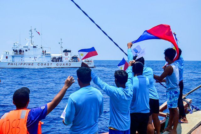 PCG, BFAR install 20 payaos in West PH Sea to boost fish catch