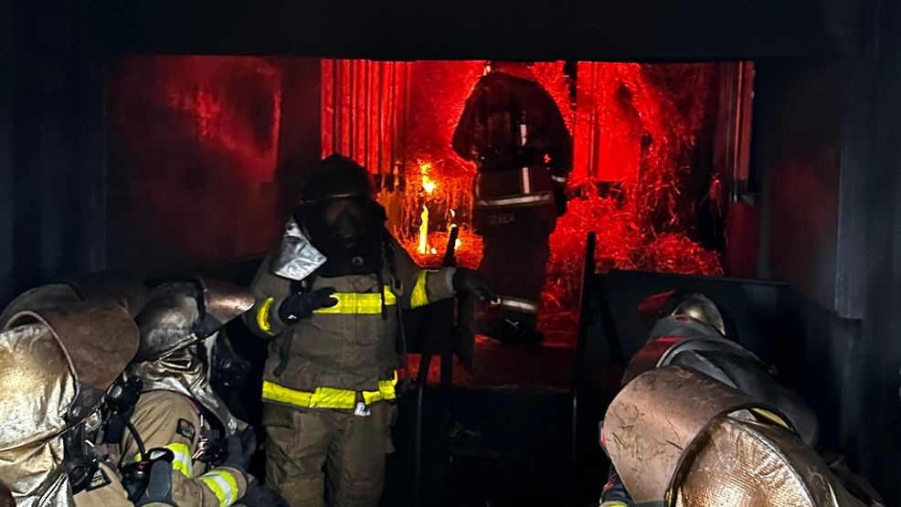 Central Ohio firefighters endure 1,000-degree heat during 'flashover ...
