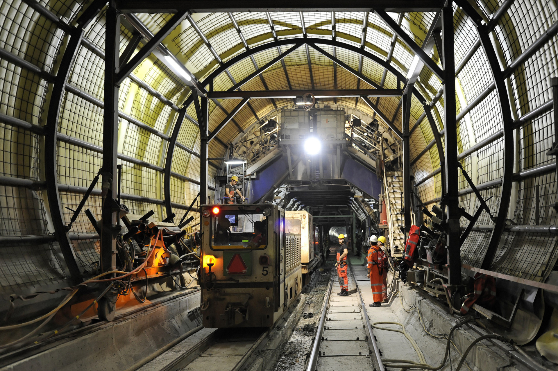 Building the world's greatest rail tunnels