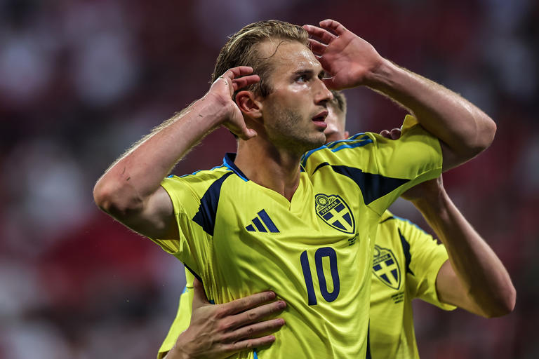 How Celtic target smashed a club's transfer record as Hoops eye chance ...