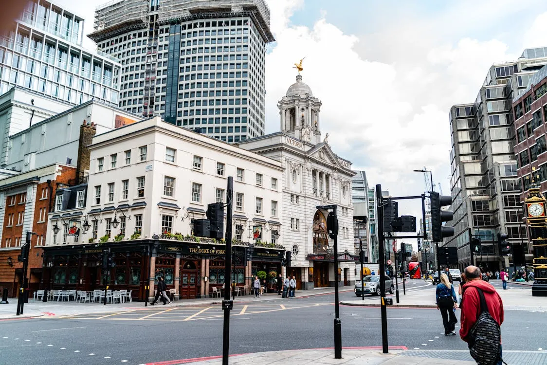 12 Forgotten Store Names That Used to Be Everywhere