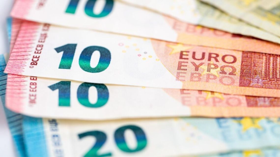 A cuánto cerró el euro blue hoy, 4 de junio