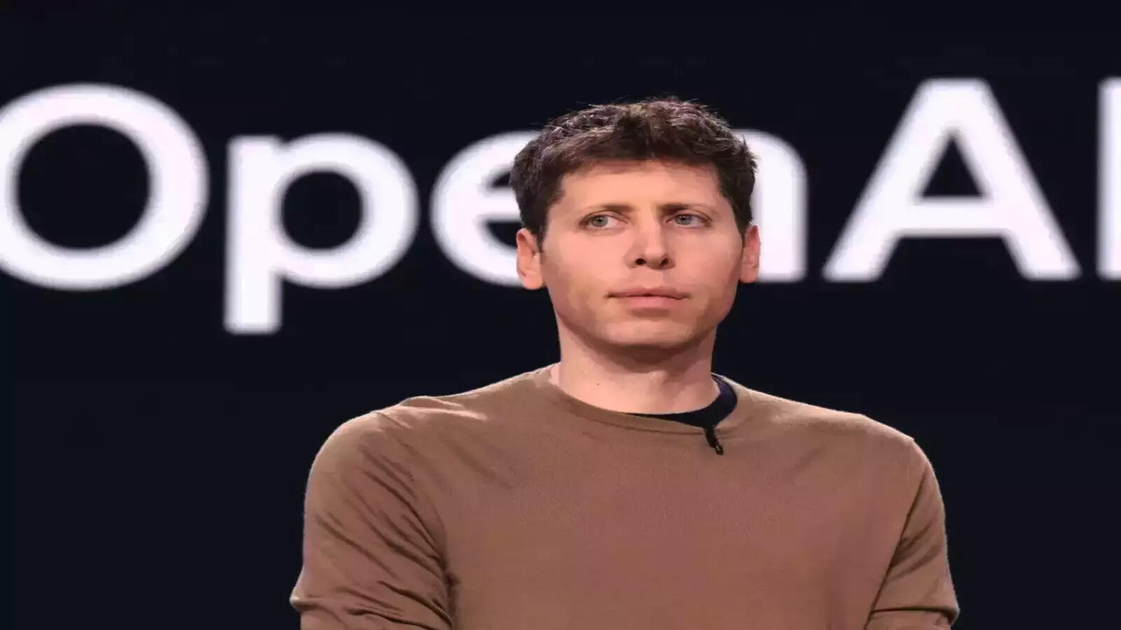 Open AI CEO Sam Altman on raising kids in AI era: “My kid will grow up ...