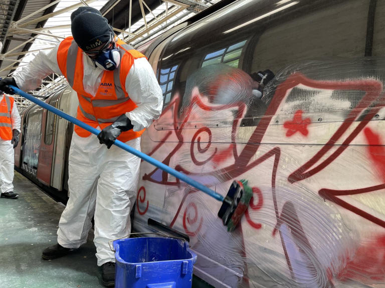 Tube graffiti epidemic 'fuelled by prizes for vandalising key targets ...