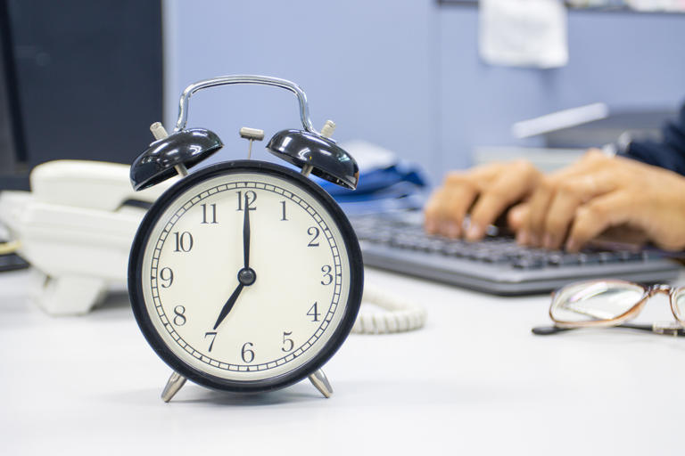 Don't start work before 8 a.m., psychologists explain why