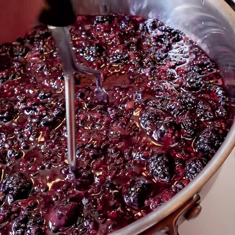 My Easy Blackberry Jam Recipe Brings The Farmers' Market To Your Kitchen