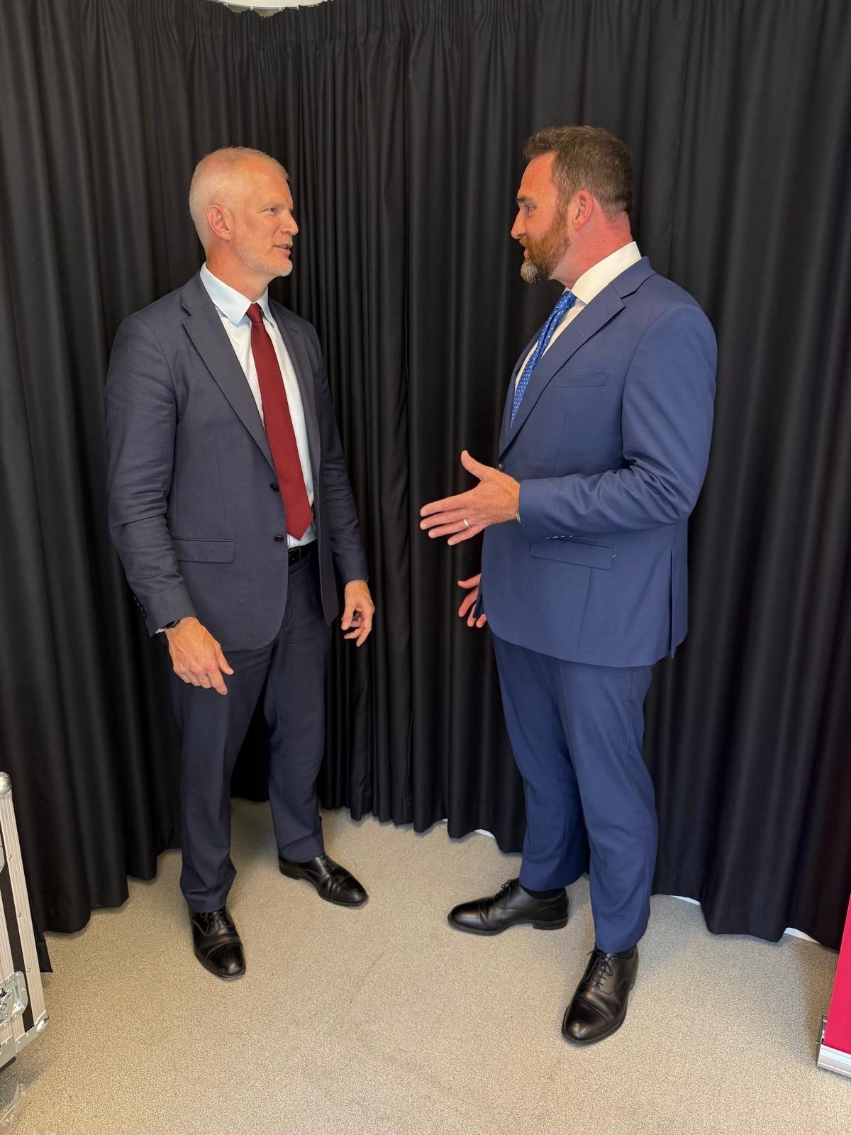 Gregor Poynton MP meets UK Veterans Minister to raise plight of Linburn ...