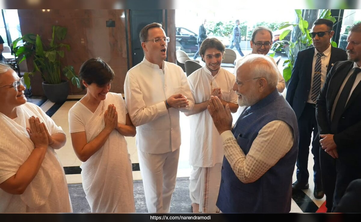 Watch: PM Narendra Modi Welcomed With Gayatri Mantra In Croatia's ...