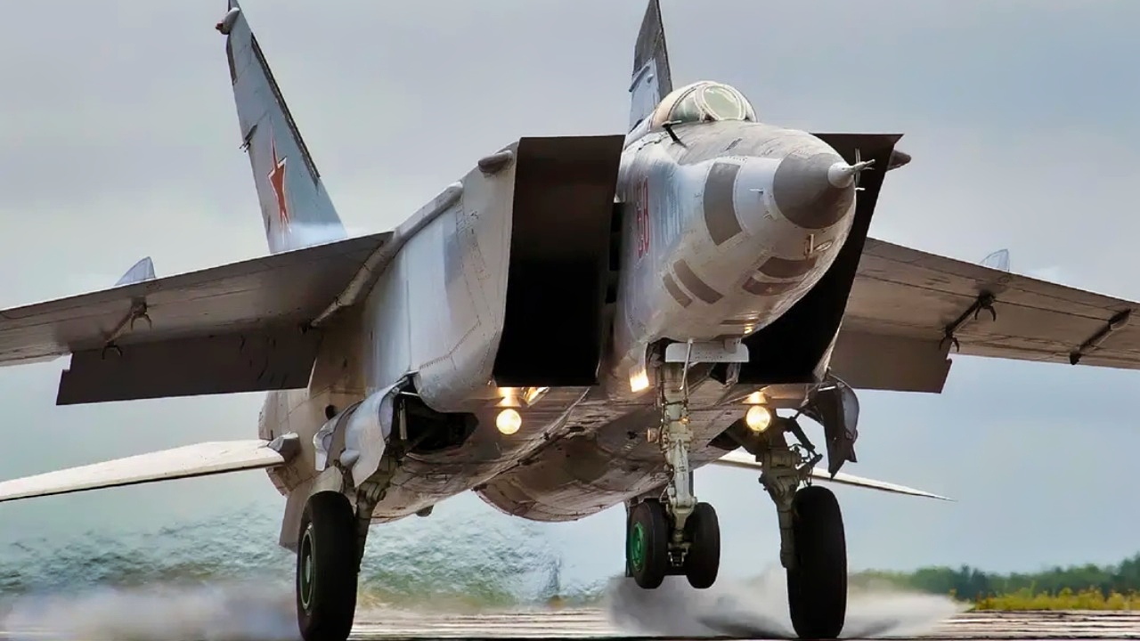 How 2 Russian Pilots Defected with Mach 2.83 MiG-25 and Mach 2.3 MiG-29 ...