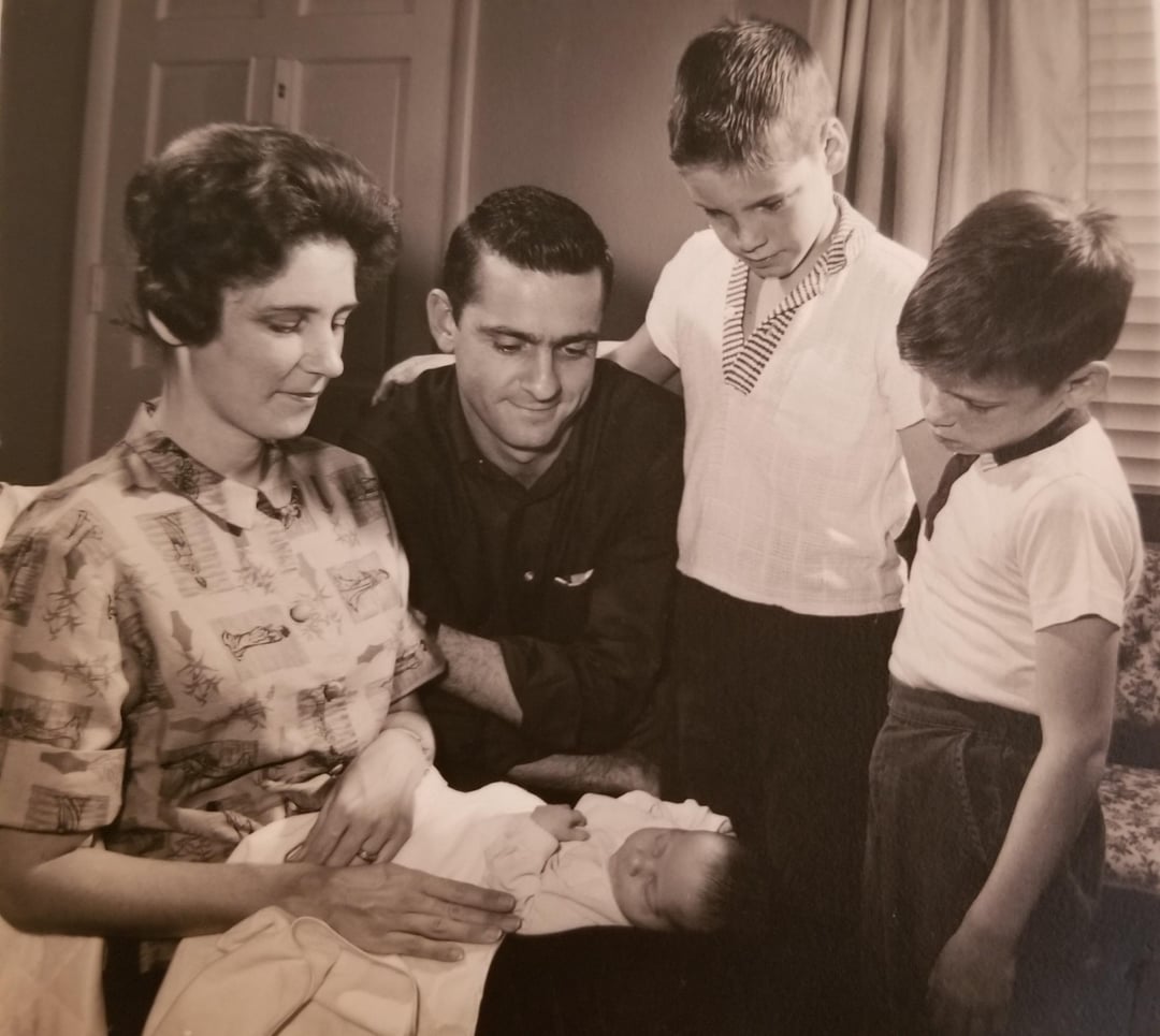 See Life In 1963 With These 25 Retro Photos