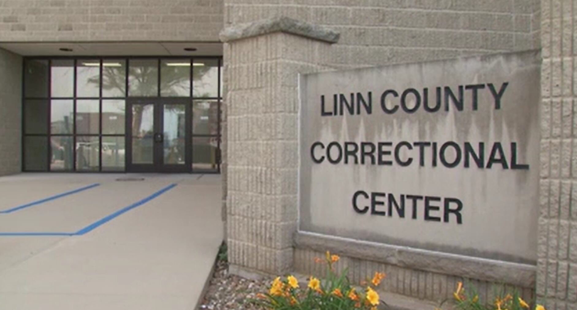 Linn County jail holding inmates for ICE under new housing agreement