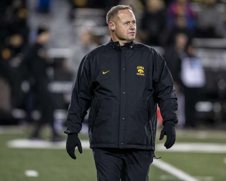 Why Seth Wallace is ‘very open-minded' with Iowa's linebacker situation ...