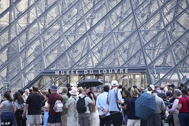 Furious tourists are left stranded outside the Louvre after rogue staff ...