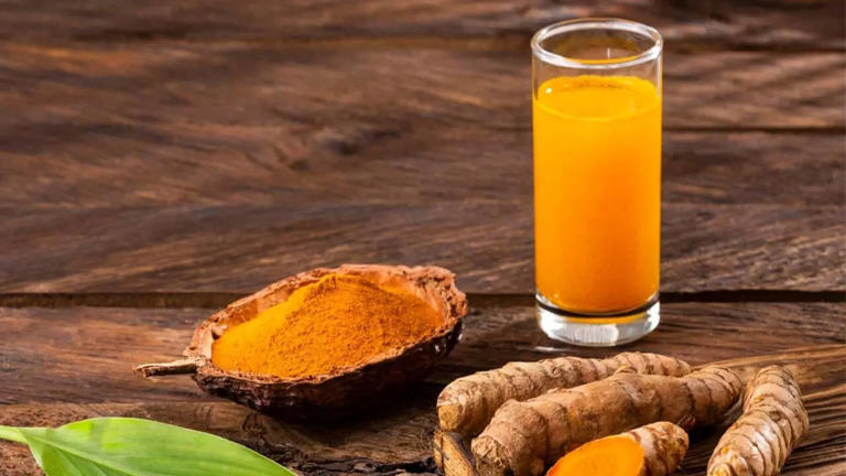 6 benefits of adding turmeric water to your daily routine