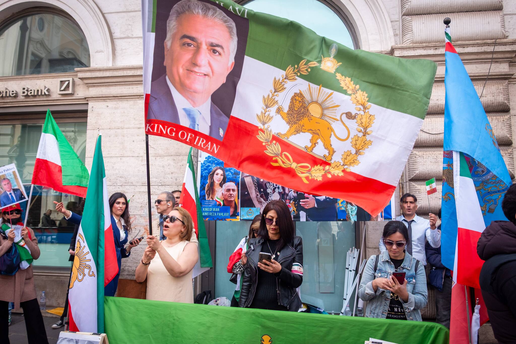 Reza Pahlavi: Kann der Exil-Prinz Irans Schicksal wenden?