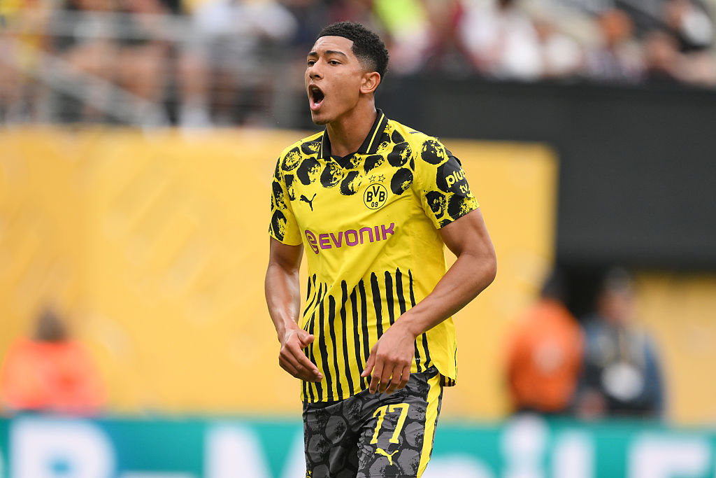 Sunderland transfers: Midfielder 'waiting game' as club record deal ...