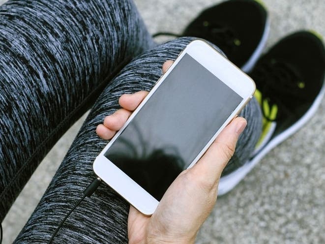 North Shore State Senator Pushes 'Bell-To-Bell' School Smartphone Ban ...