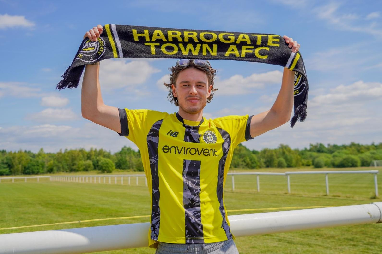Reading FC target Reece Smith joins Harrogate Town from Maidenhead United
