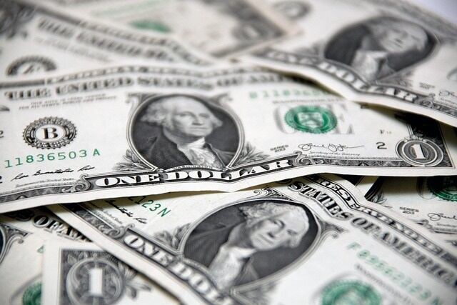 Venta del dólar se mantiene debajo de los 18 pesos