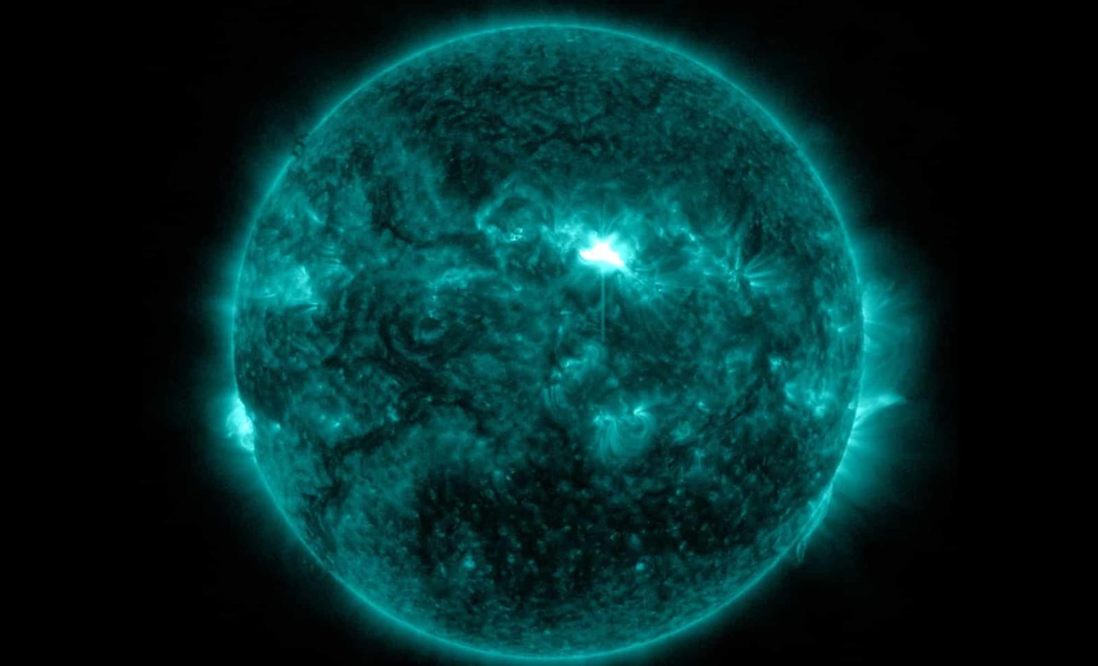 The Sun Just Released a Massive Flare – NASA Warns of Unprecedented ...