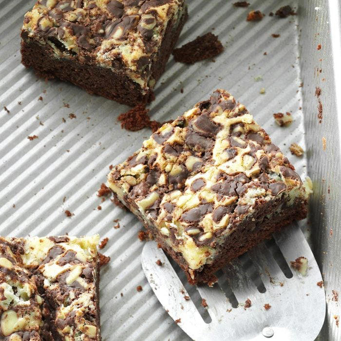 38 Ooey-Gooey Dessert Bar Recipes