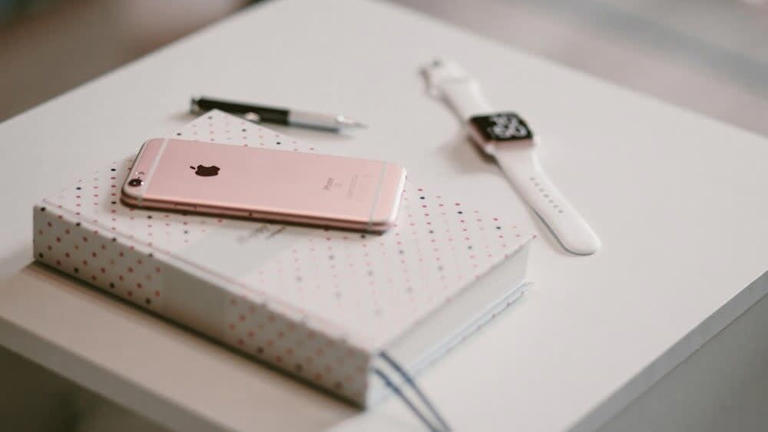 New Hampshire school cell phone ban caught in legislative quagmire