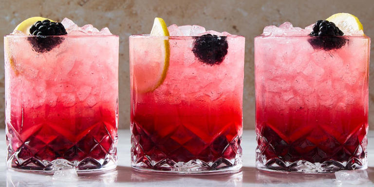 PSA: The bramble is the most refreshing summer cocktail ever