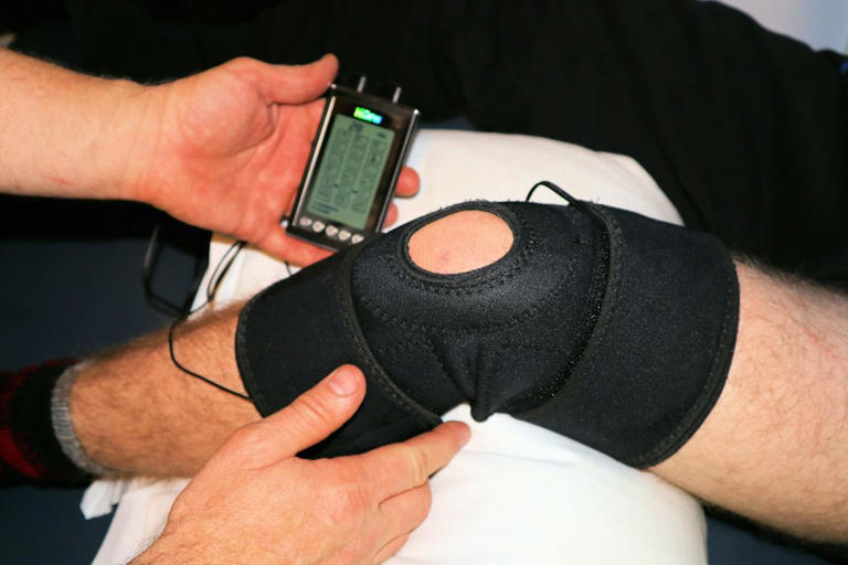 Study finds knee braces beat drugs for arthritis pain
