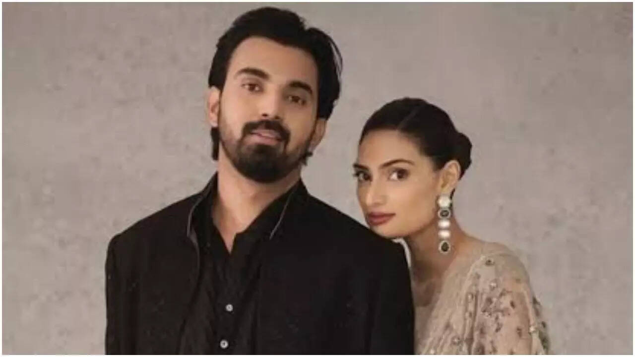 Athiya Shetty turns cheerleader for husband KL Rahul ahead of his test ...