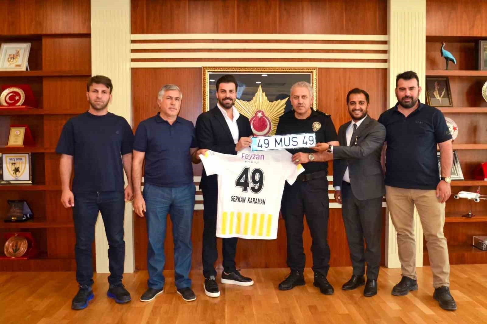Muşspor’a özel ’49 MUS 49’ plakası hediye edildi