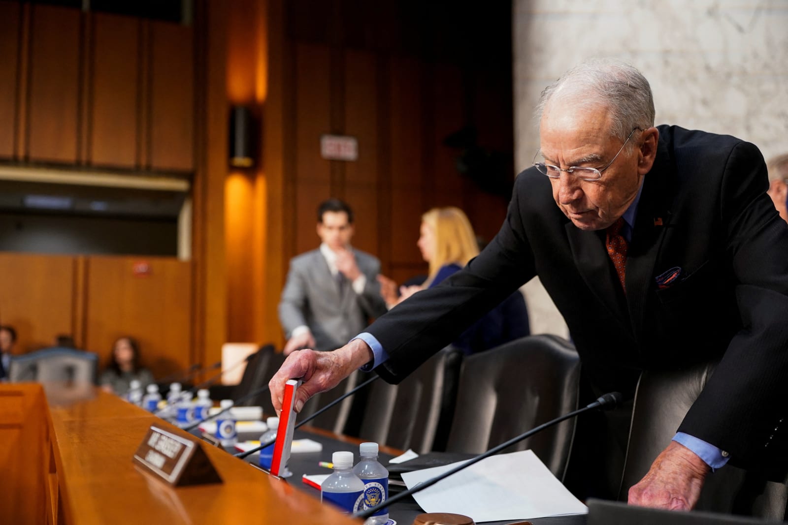 Dems walk out of Senate hearing and accuse GOP of 'armchair diagnosing ...