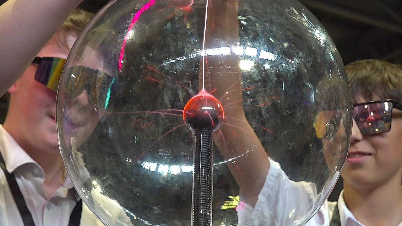 Young people flock to Big Bang science fair