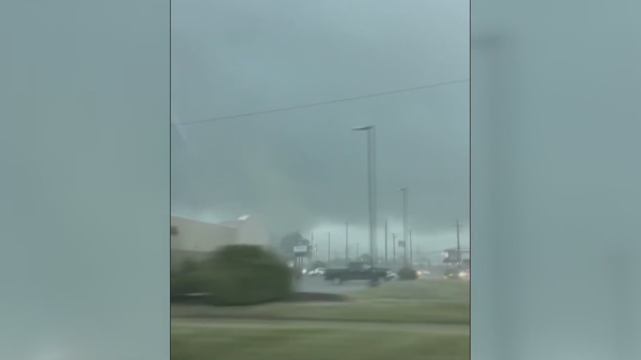 Tornado confirmed in Macomb County as severe weather hits Michigan