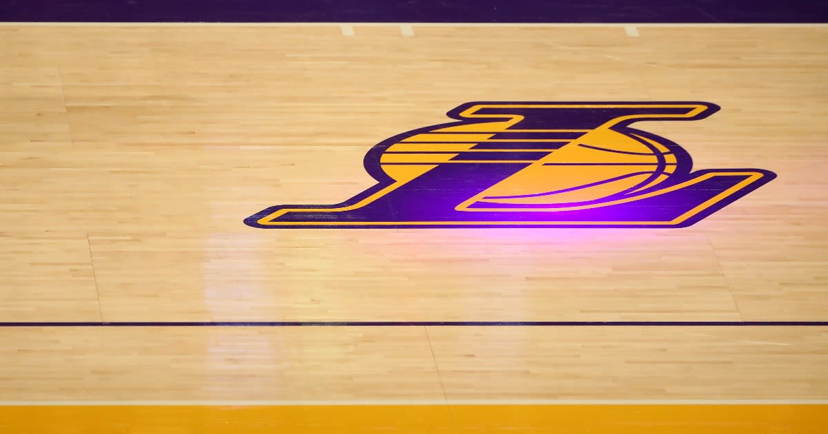 Report: Buss family set to sell majority ownership of Los Angeles Lakers
