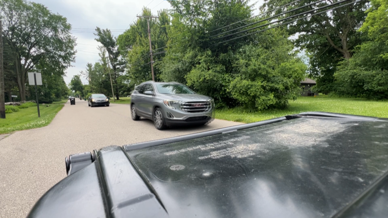 Farmington Hills residents fed up with cut-through traffic due to ...