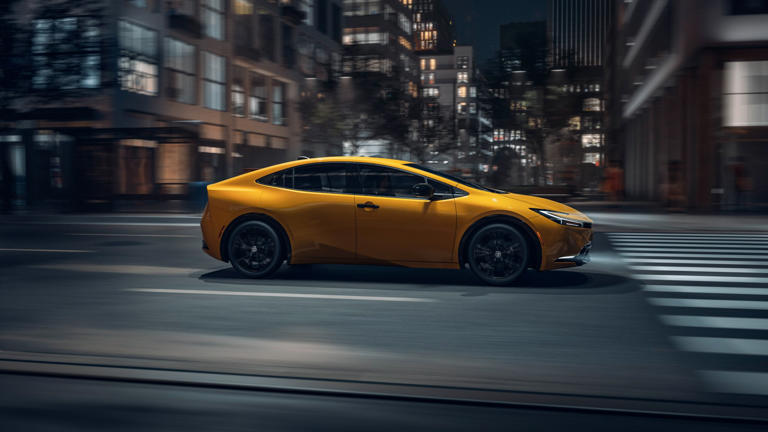 Toyota's Hot Prius Hybrids (We're Still Not Used to Saying That) Gain ...