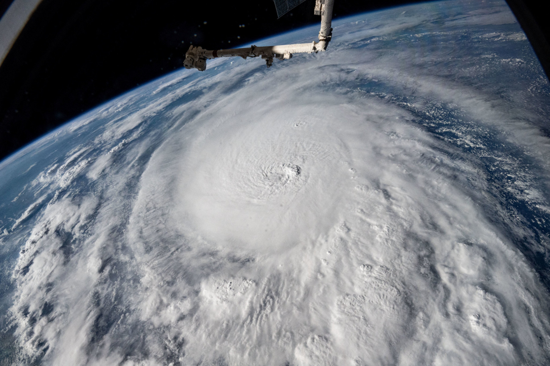 The science behind the eye of a storm