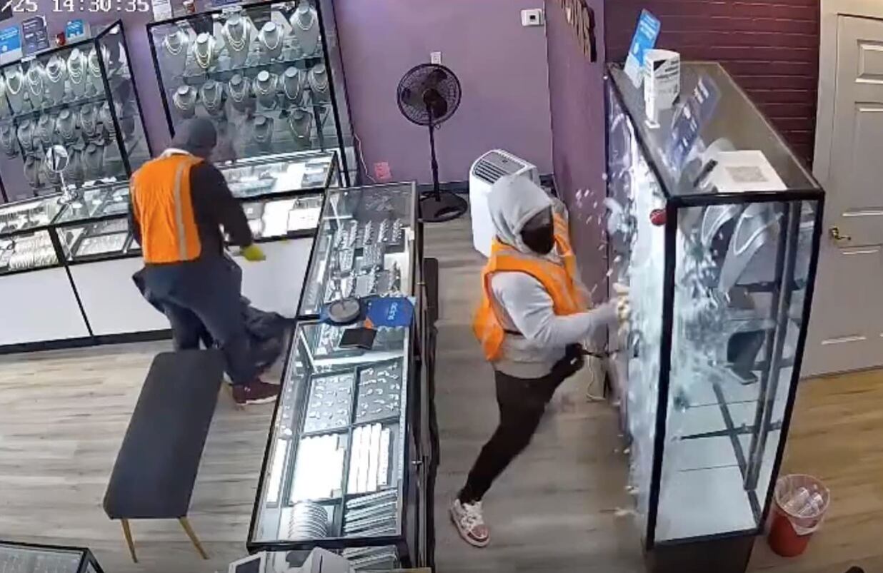 Three arrested, charged after jewelry store robbed in San Marcos, Texas