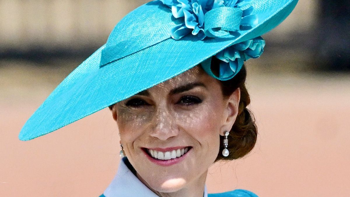 Même Kate Middleton a adopté "le collier le plus tendance de la saison", parfait pour rajeunir ...