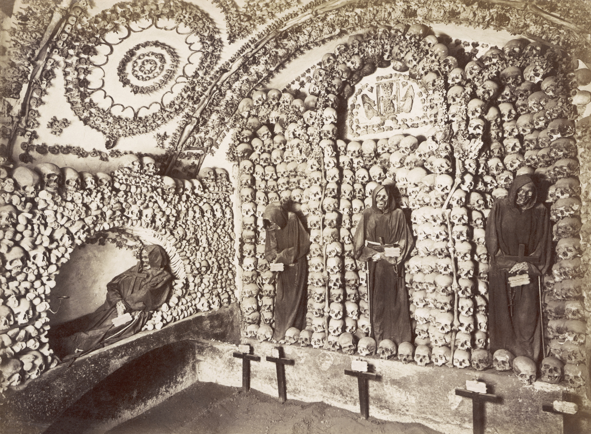 Vintage Pictures That Are Definitely Haunted