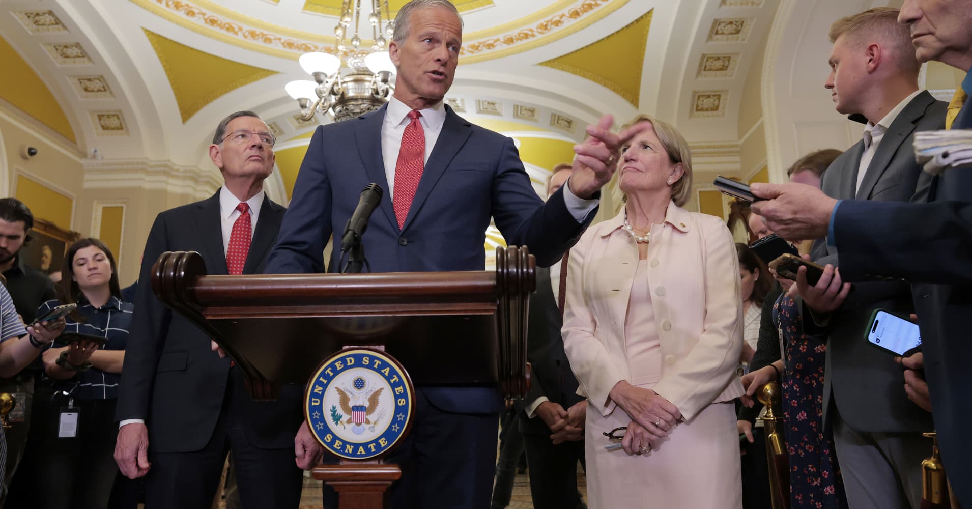 Senate GOP tax bill gives break on car loan interest — but not all ...