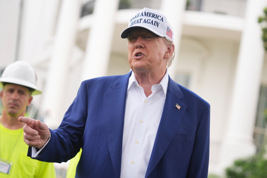 Trump celebrates $100K ‘personal project’ of raising two White House ...