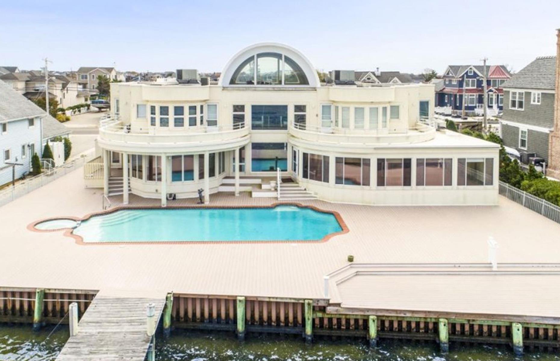 Inside 9 incredible Art Deco mansions around the world