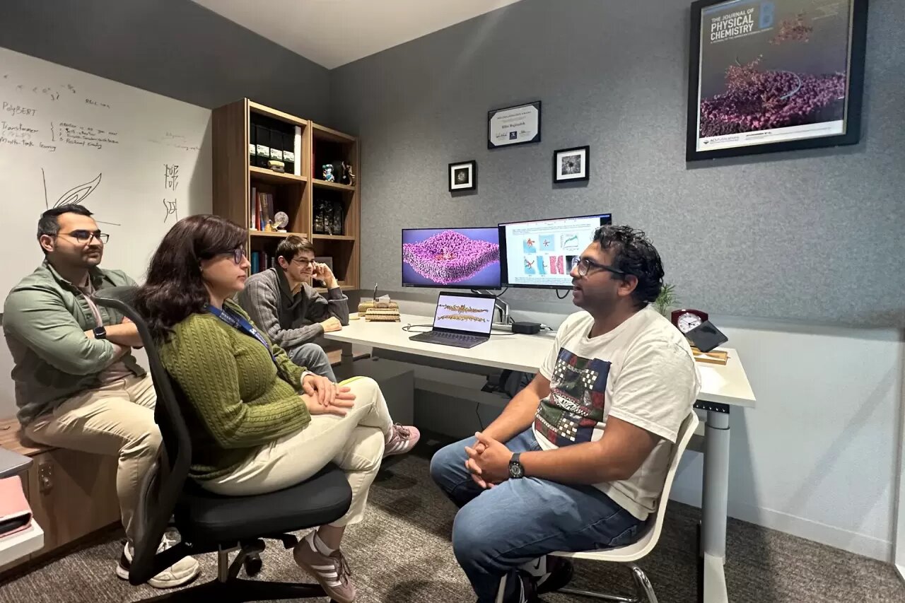 Simulations reveal how SNAPP molecules tear apart drug-resistant ...