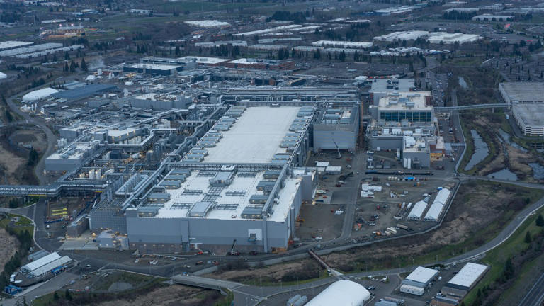 Intel set to lay off around 10,000 workers — despite getting $2.2B in ...