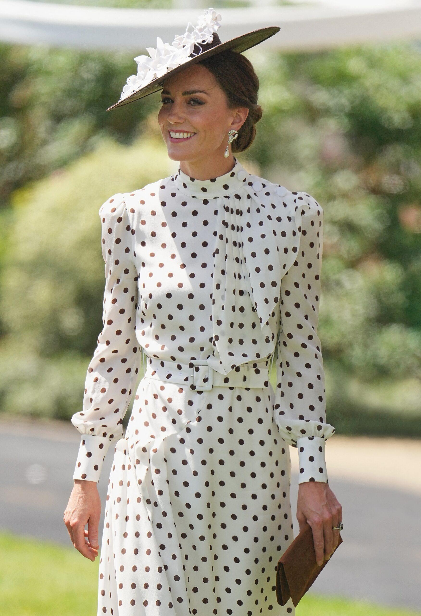 Kate Middleton Reportedly 'Fortunate' To Survive Cancer As Insiders ...