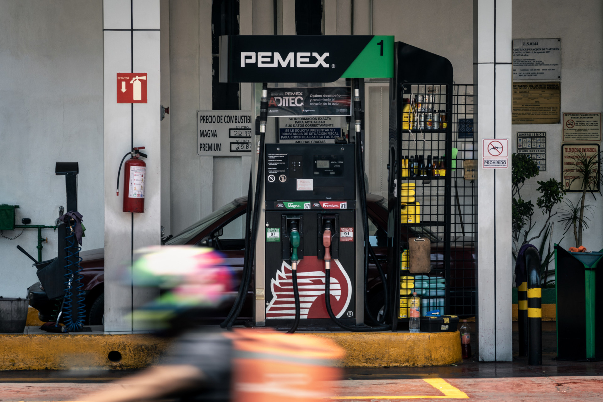 Secret routes smuggling fuel from the US into Mexico