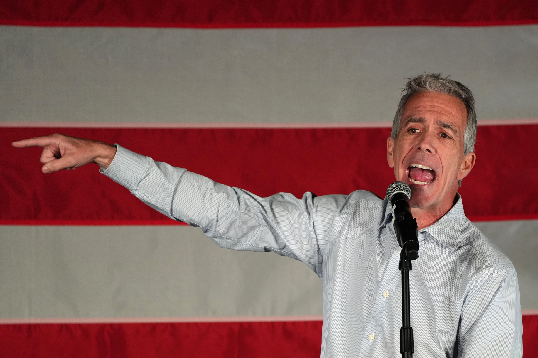 ‘I’m a Democrat’: Ex-GOP Lawmaker Officially Joins Party